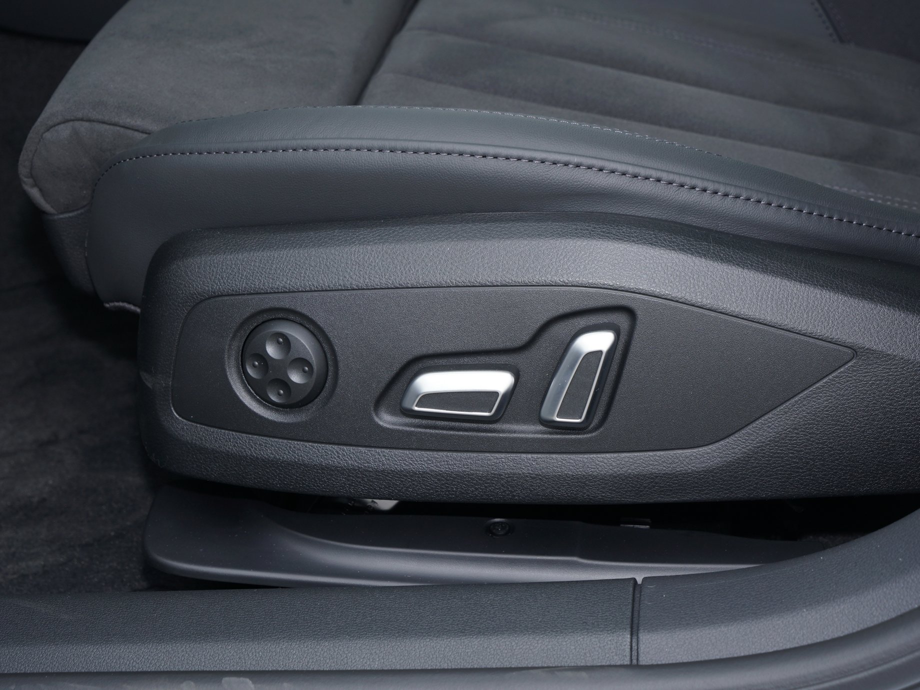 【奥迪A4L】一汽-大众奥迪_奥迪A4L_奥迪A4L报价_图片_360汽车