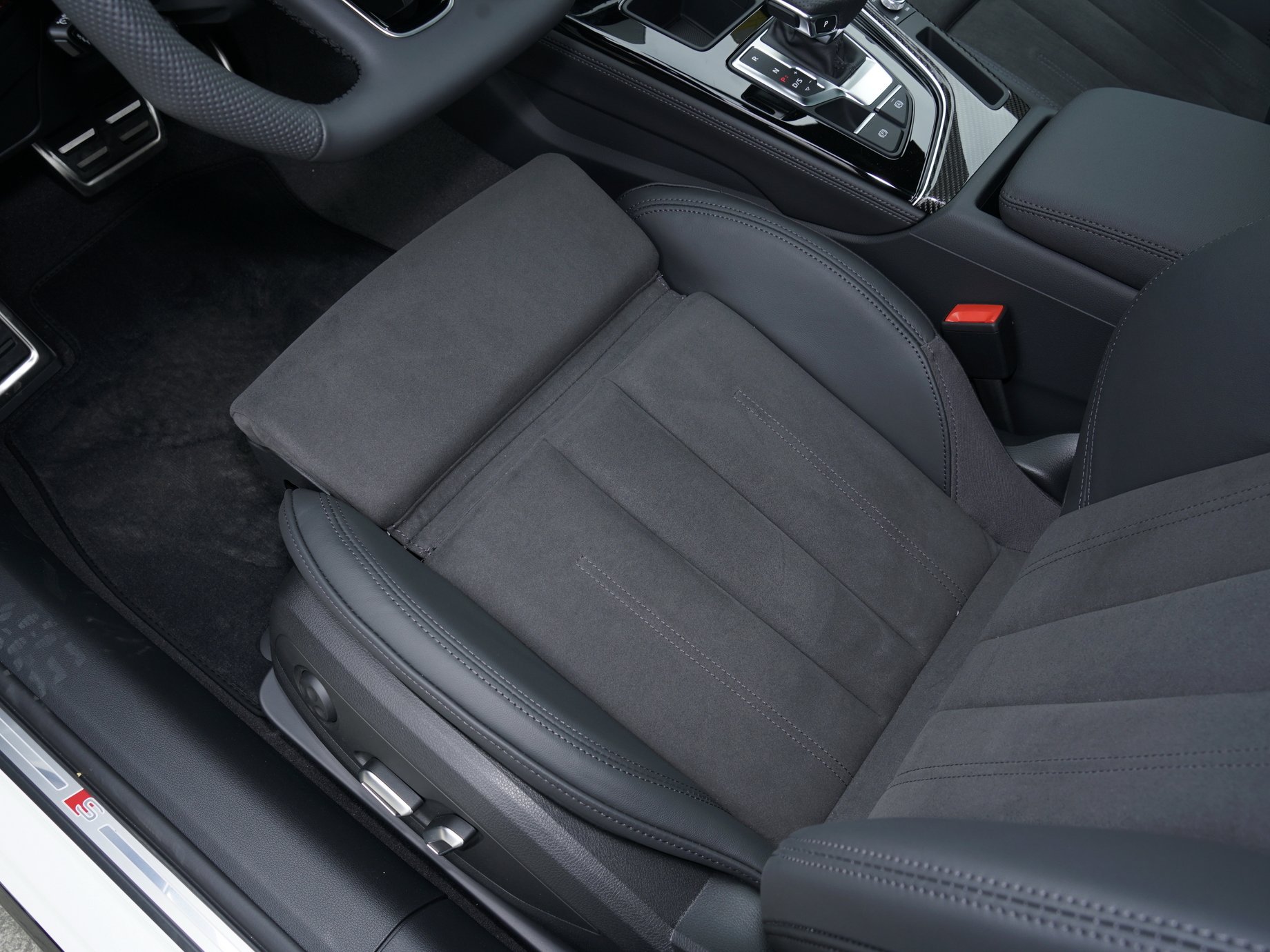 【奥迪A4L】一汽-大众奥迪_奥迪A4L_奥迪A4L报价_图片_360汽车