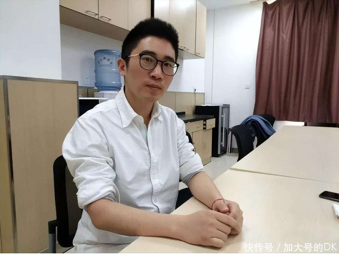 “复旦女博士”李敏，同时和4个博士交往，她到底有何魅力？_【快资讯】