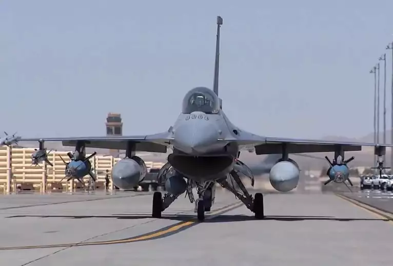 乌军反攻正式开始！F16要与苏35决一死战，俄1000架四代机严阵以待 -6parkbbs.com