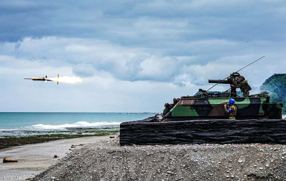 台军“天马操演”，陶氏导弹连续4发脱靶，武器老化得只剩嘴炮_【快资讯】