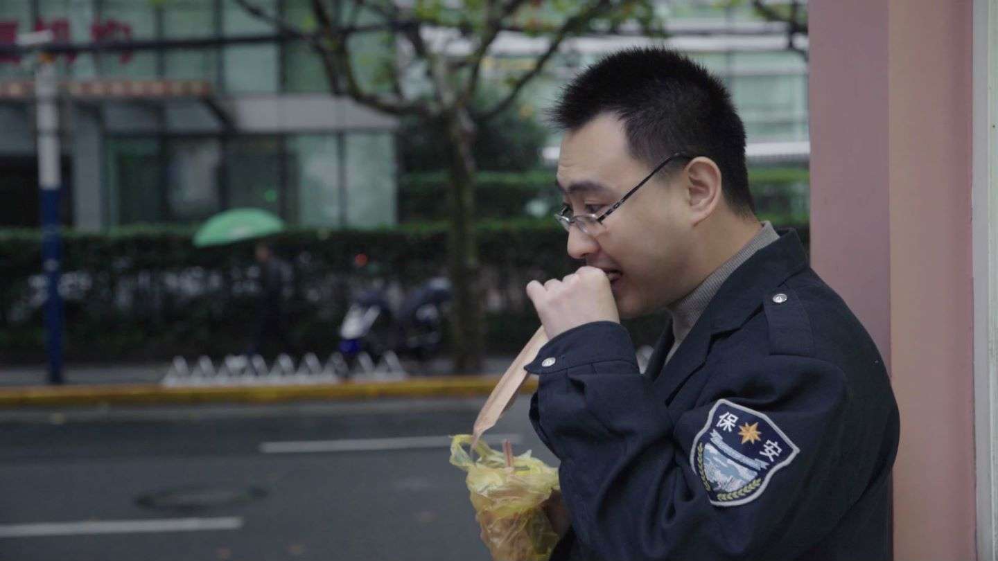 对话FIRST最佳纪录长片《巢》导演秦潇越：家庭是人重要的内核，力量和脆弱都源于此_【快资讯】