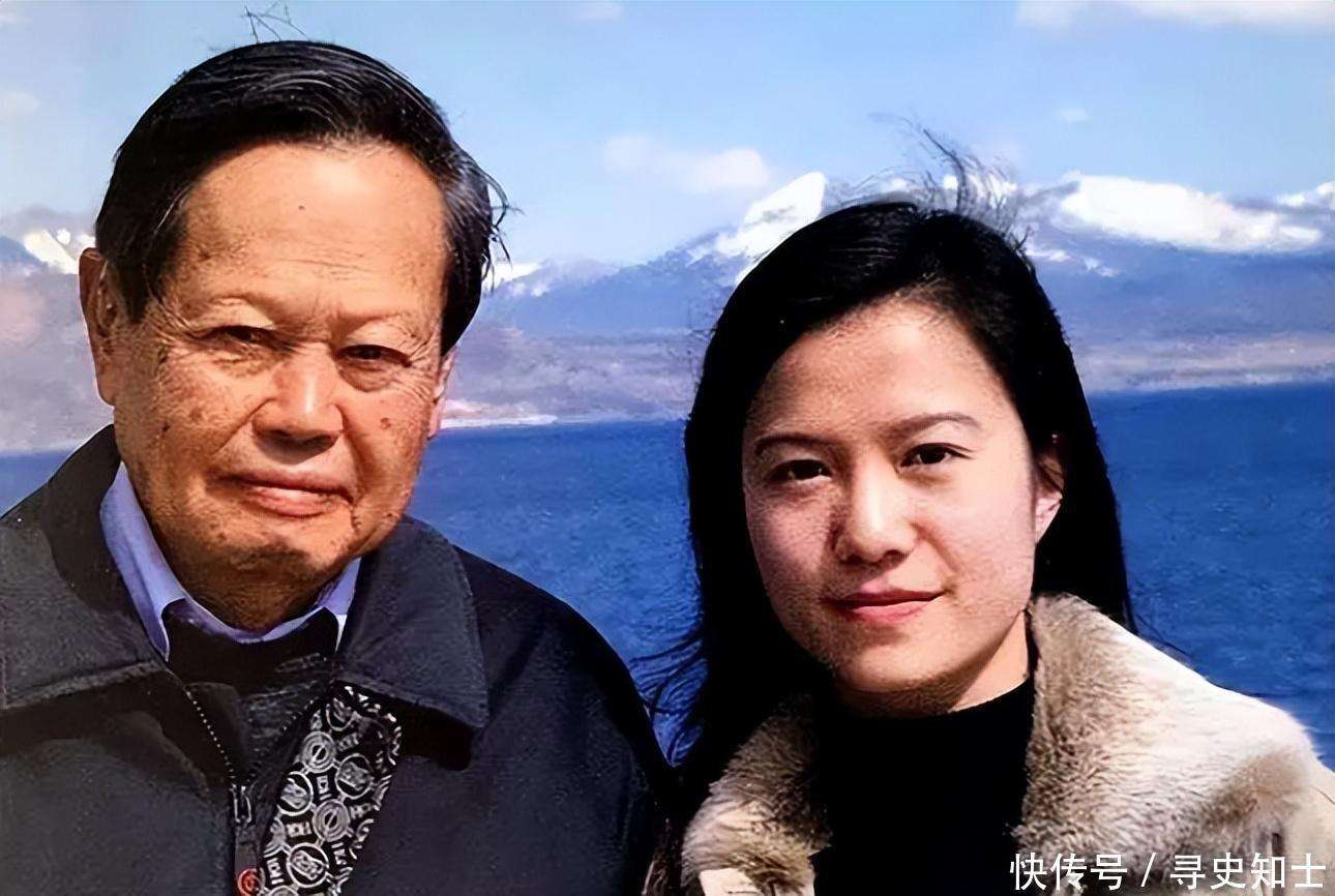 100岁的杨振宁，如何称呼翁帆的父母？6个字，不失体面又显情商高_【快资讯】