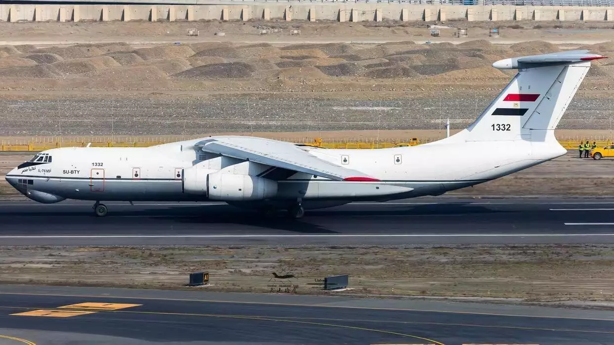 战略运输机实力对比：66吨运载力的运20B，在全球属于什么水平？ - 网际谈兵