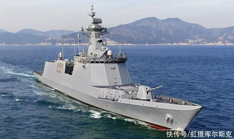 韩国最强护卫舰下水！现场男女喜笑颜开，小盾舰战力超过054A -6parkbbs.com