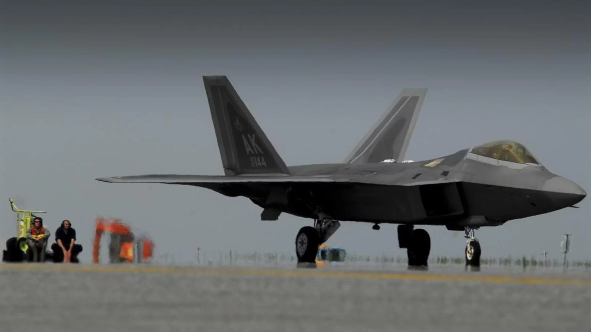 驻日美军F-22撤离，美将：中美战争不会爆发，中方无法武统台湾 -6park.com