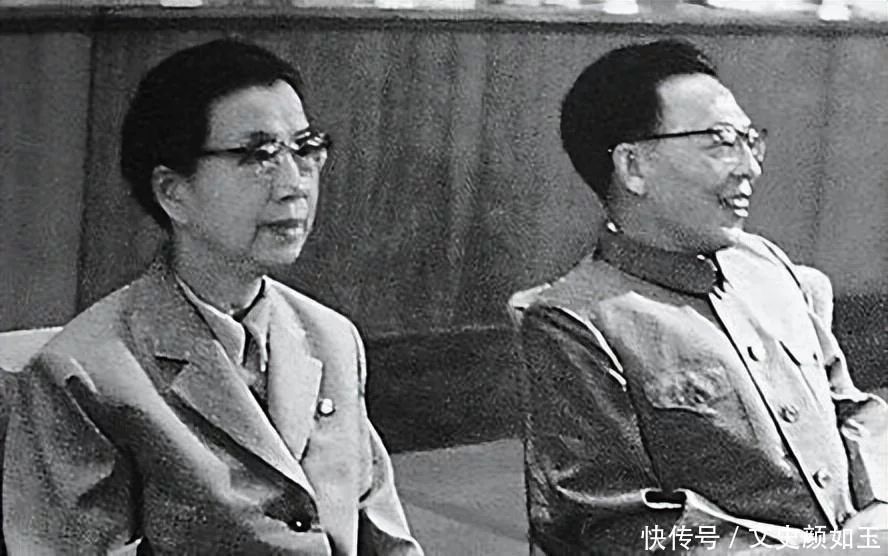 76年四人帮照 标准相”，王洪文哀叹：我们是兔子的尾巴，长不了 史海钩沉