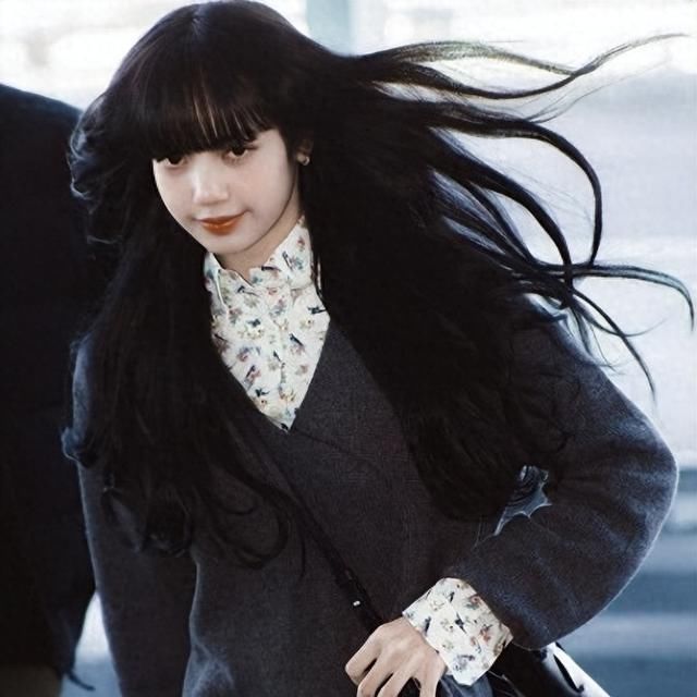 回顾：知情人曝Lisa疯马秀内幕，会提供专场给VIP,可以竞价上台抚摸 - 360娱乐，你开心就好