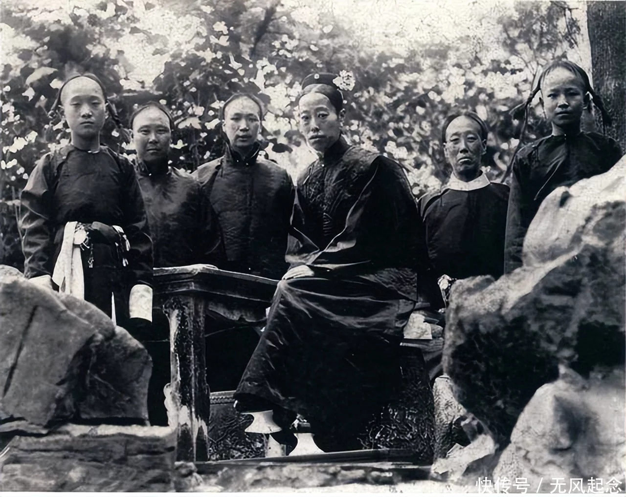 她是慈禧的侄女，也是光绪的皇后，最终却活成了这个样子 -6park.com