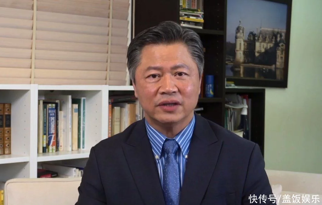 新闻美女主播官宣二婚！一身红裙嫁64岁教授，甜撒狗粮难掩幸福 -6park.com