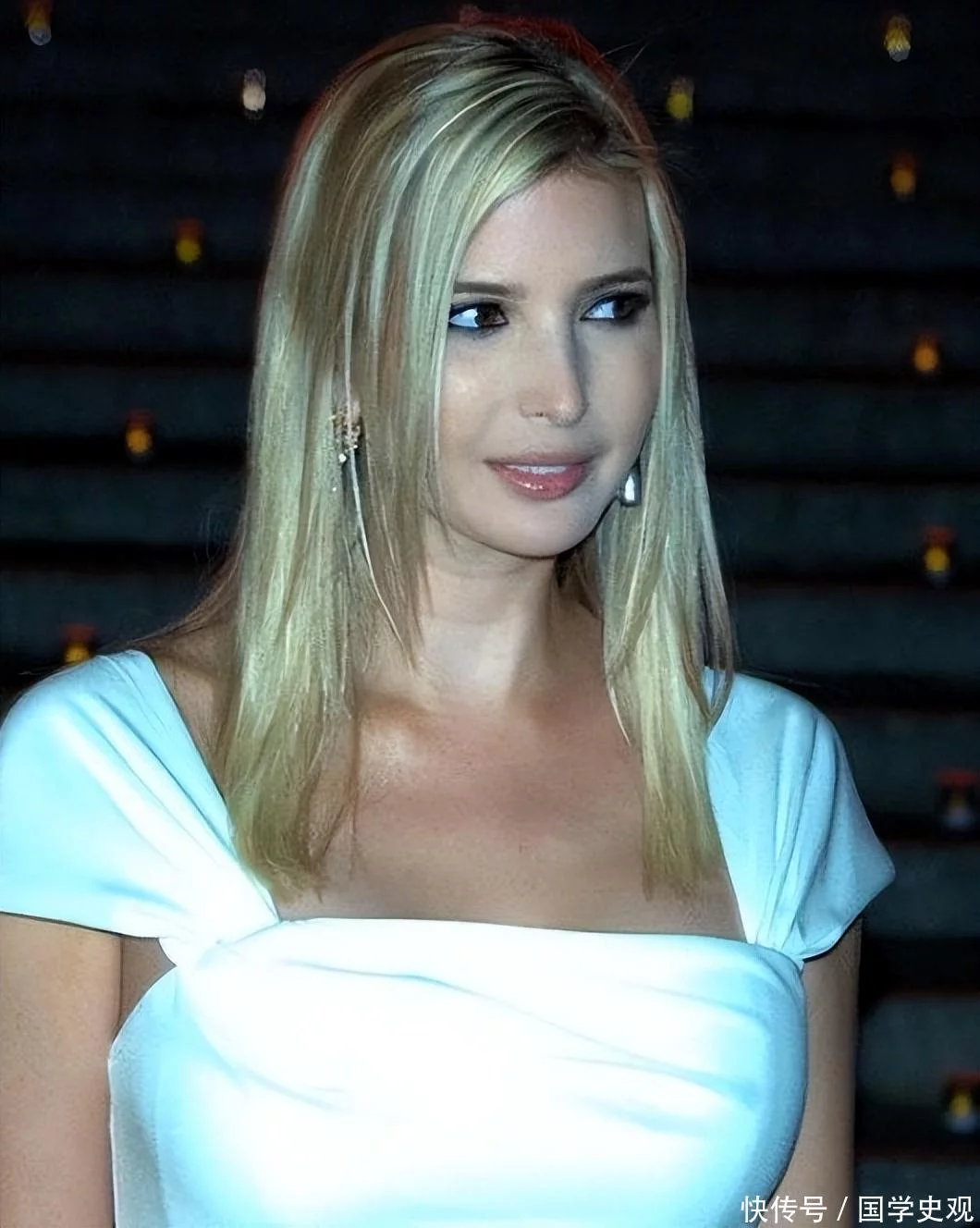 2016年，克林顿和伊万卡握手眼神不离身，而伊万卡转身就变了脸色 -6parkbbs.com