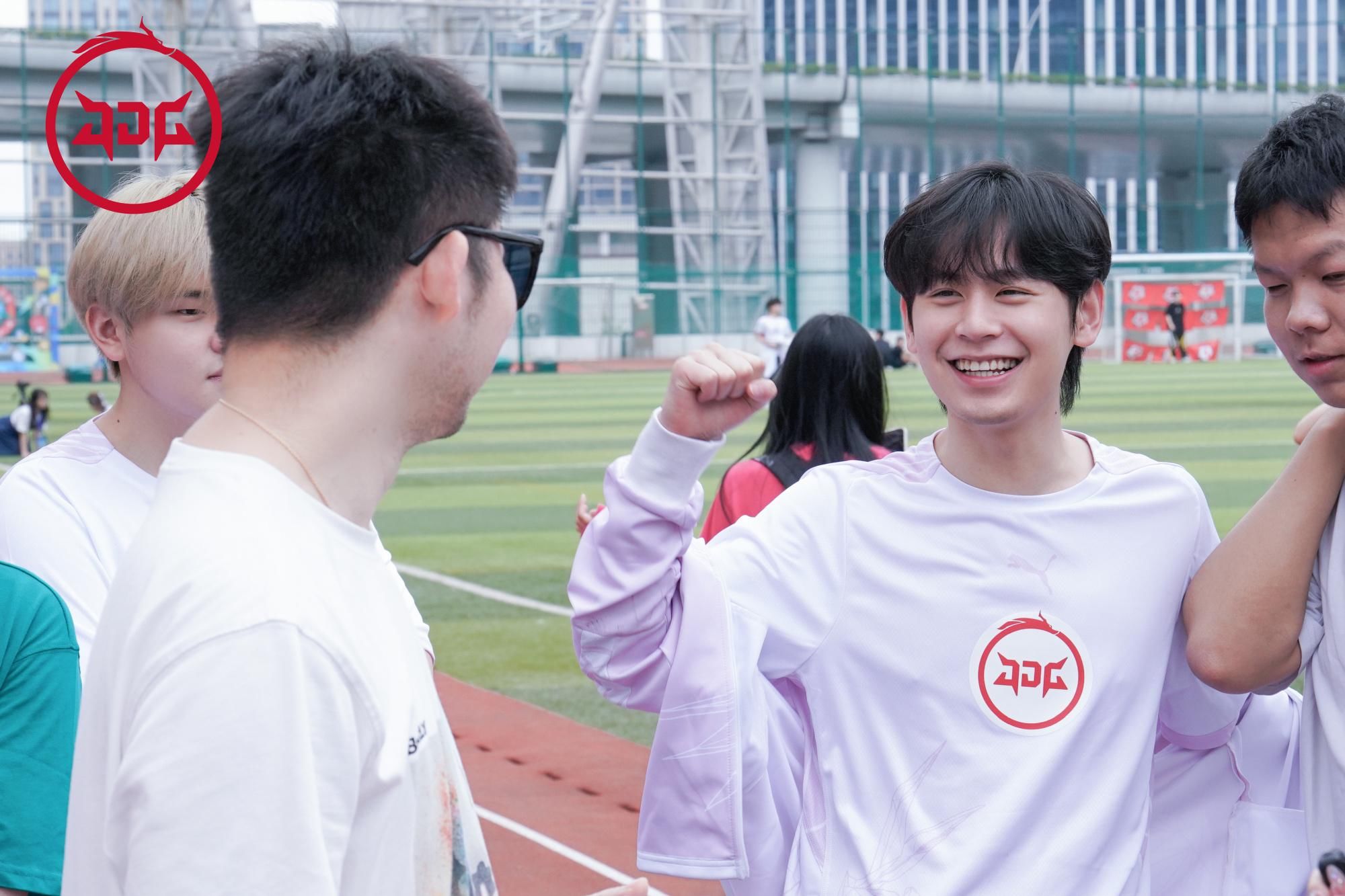 无畏承认不首发，Hero对他没那么差，JDG公开道歉，粉丝想退票 - 360娱乐，你开心就好